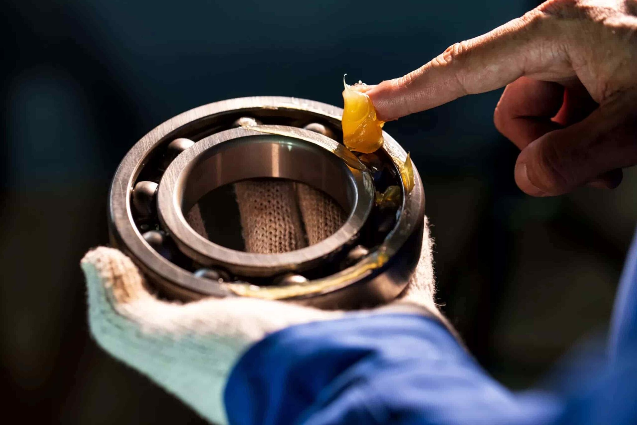 Ball Bearing Lubrication: Grease vs. Oil | TFL